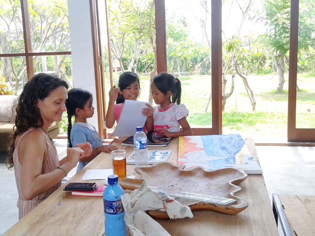 Art Class (Kelas gambar dalam bahasa Inggris) - kulidan